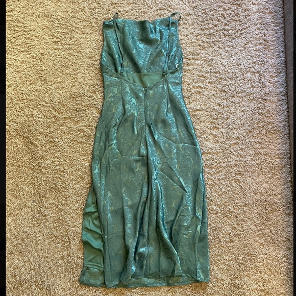 Lulus | Dresses | Small Sage Green Lulus Mid Shin Length Dress With ...